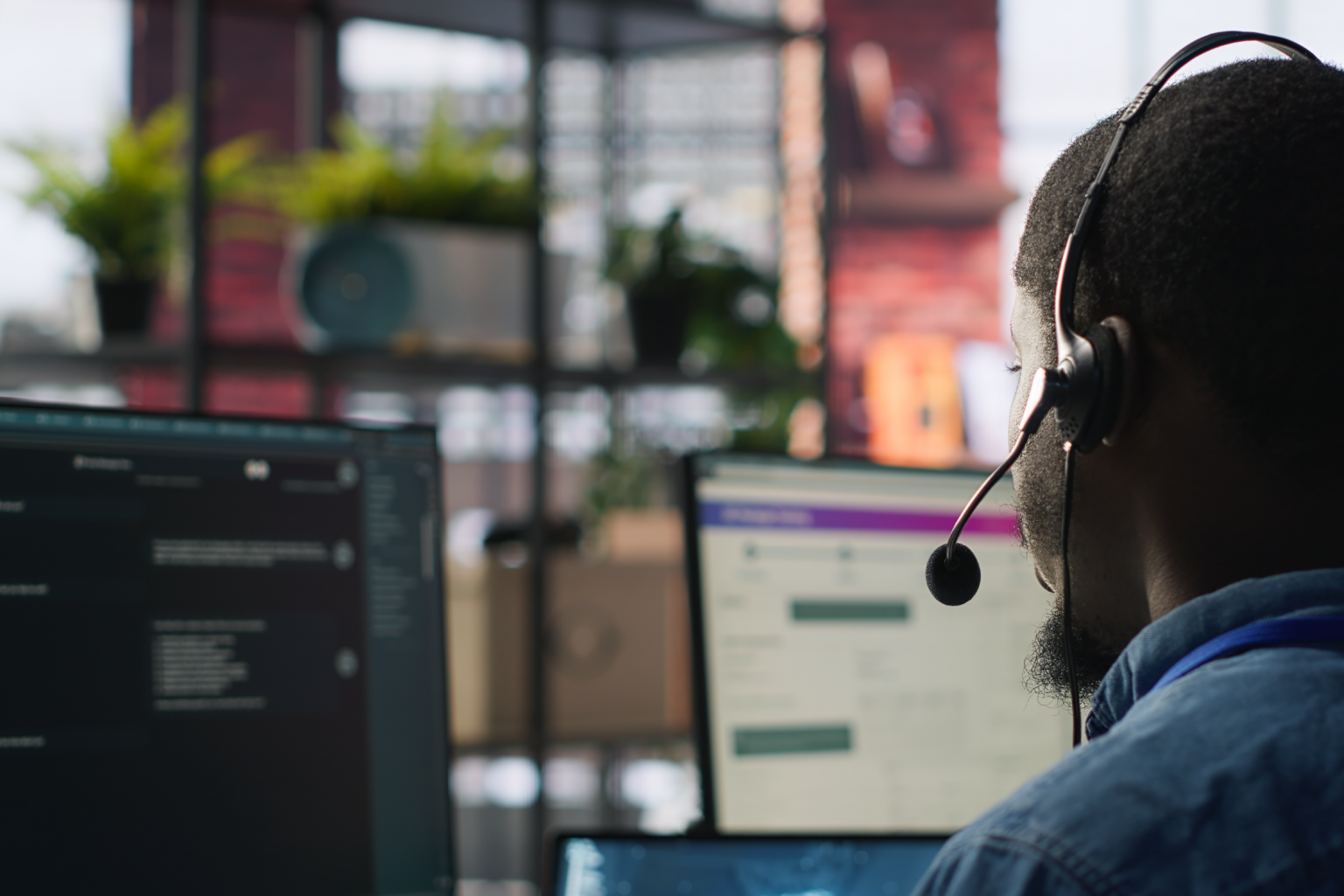 How AI and Humans Work Together in Customer Experience - Invosys